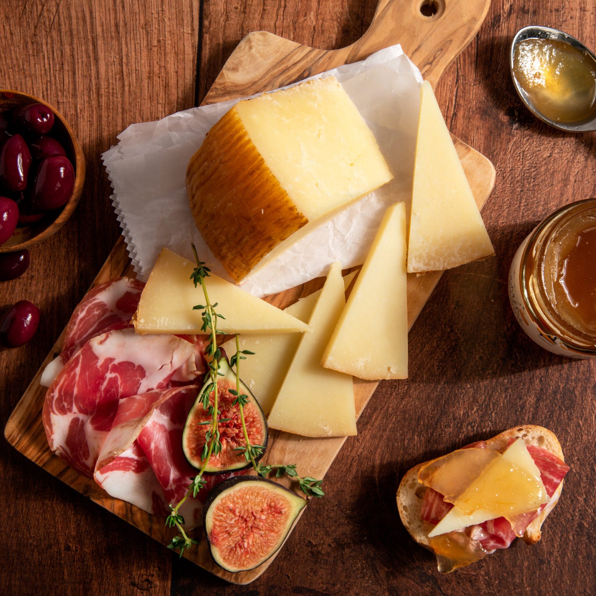 Calabrese Cheese: A Flavorful Delight from Southern Italy - Cooking in ...