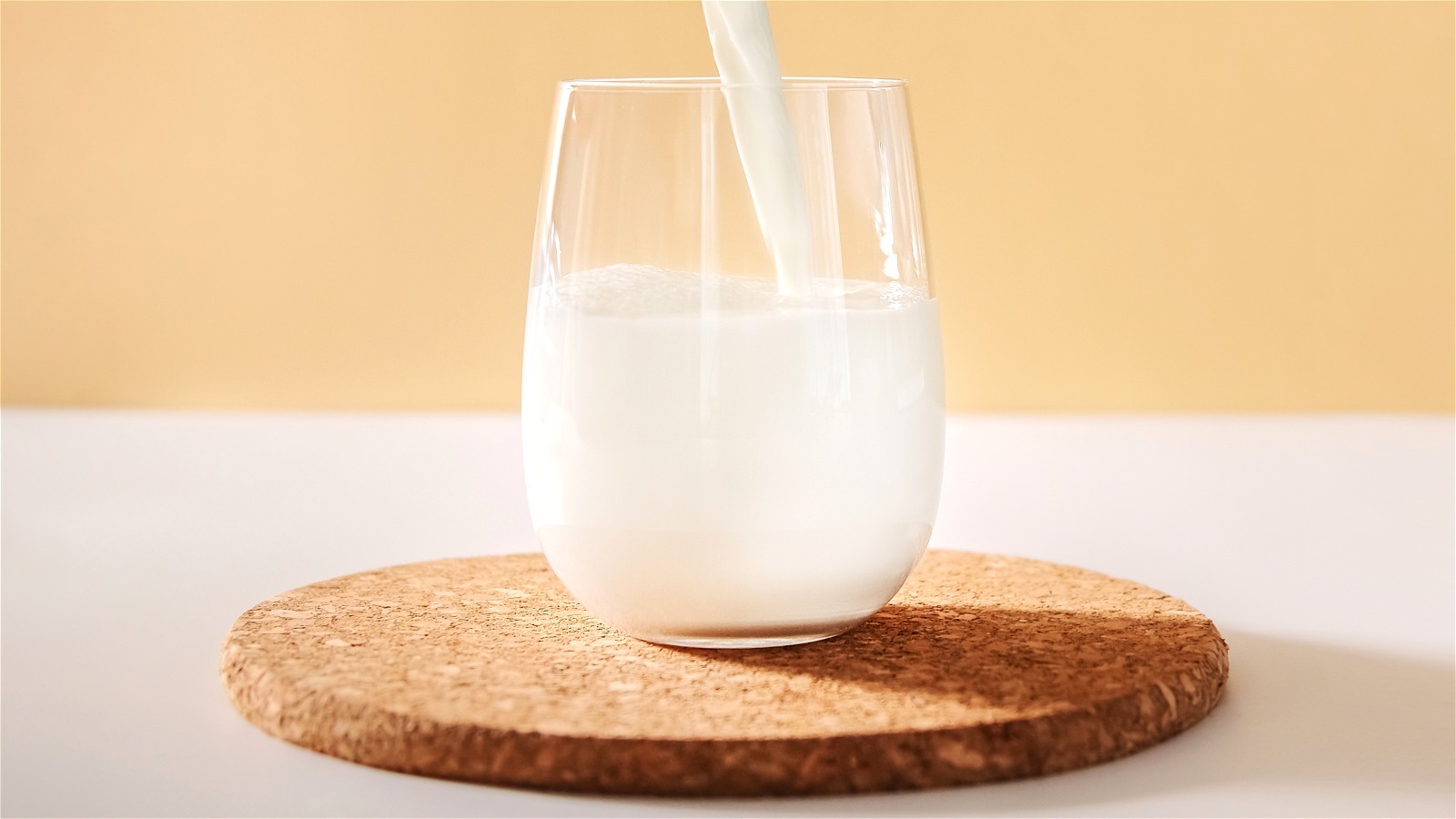 Benefits of Neutral Whole Milk: The Underrated Nutritional Powerhouse ...
