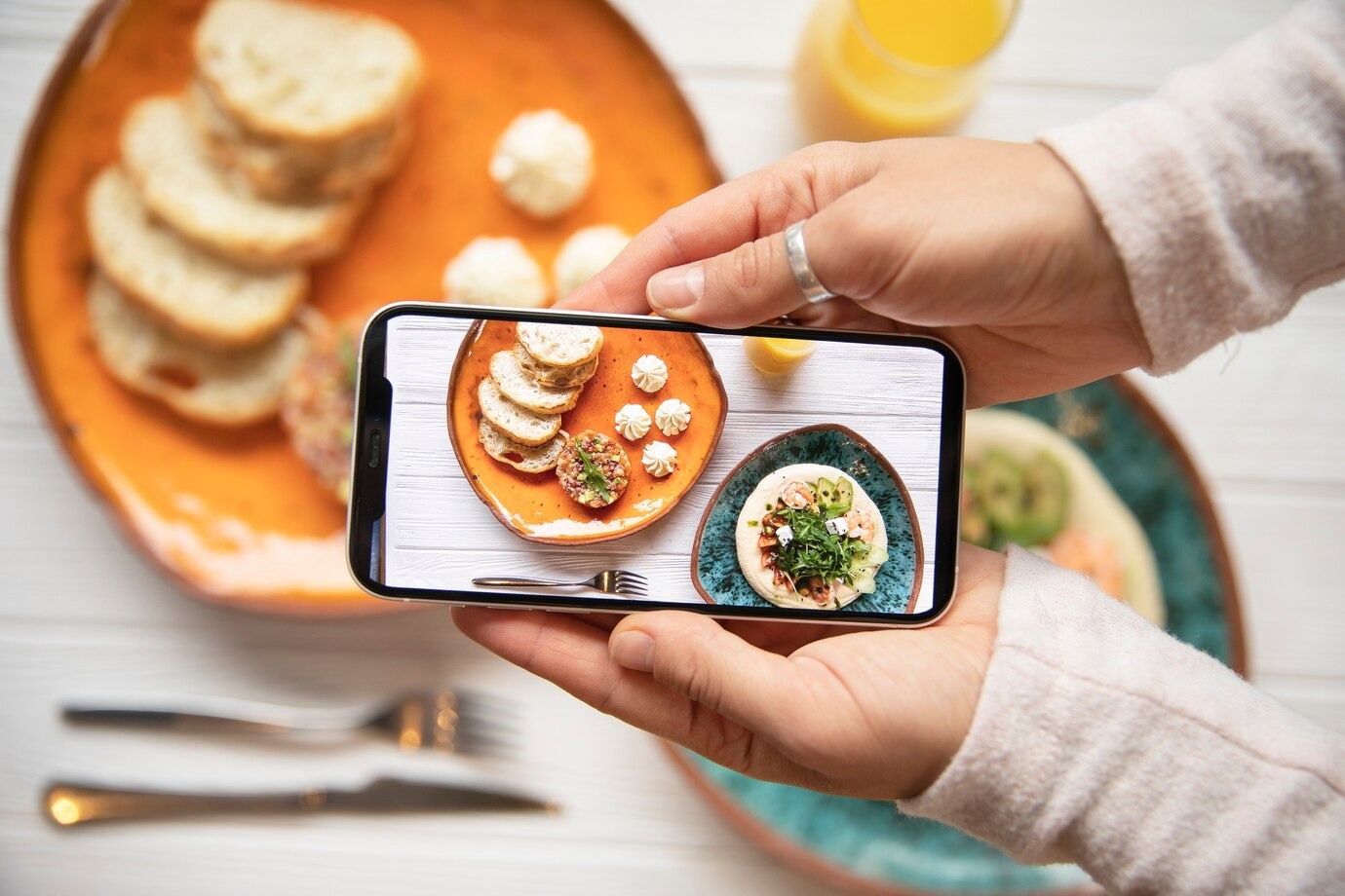 How to Use Technology to Elevate Food Blogging - Cooking in Stilettos